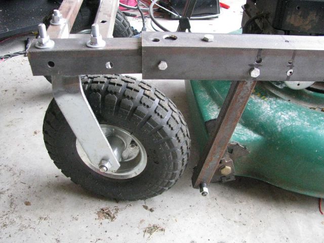 Arduino R/C Lawnmower (painted) | Trybotics