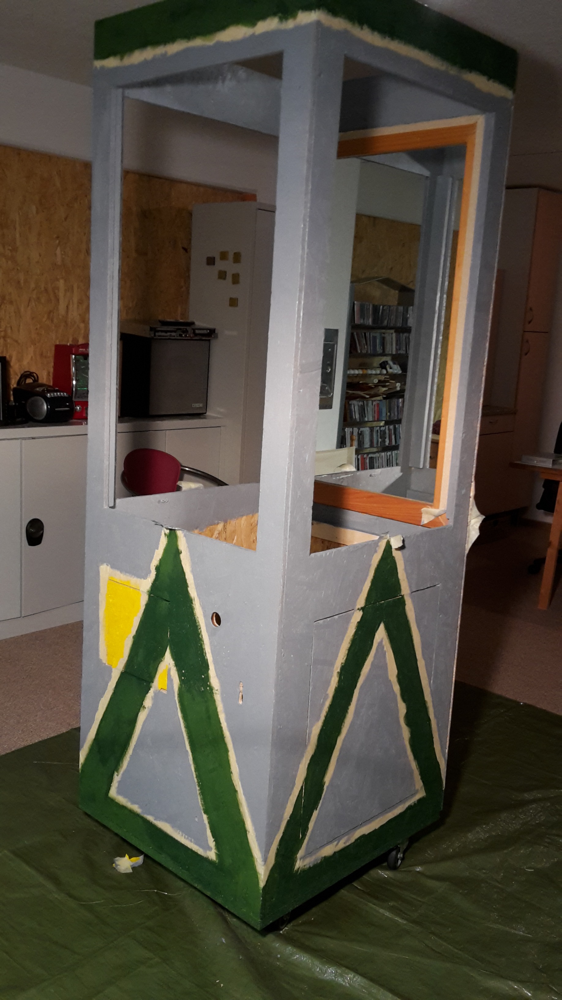 HOMEMADE CLAW MACHINE | Trybotics