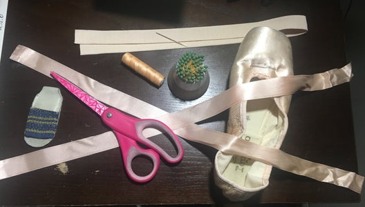How To Sew Pointe Shoes For Beginners 7 Steps Instructables