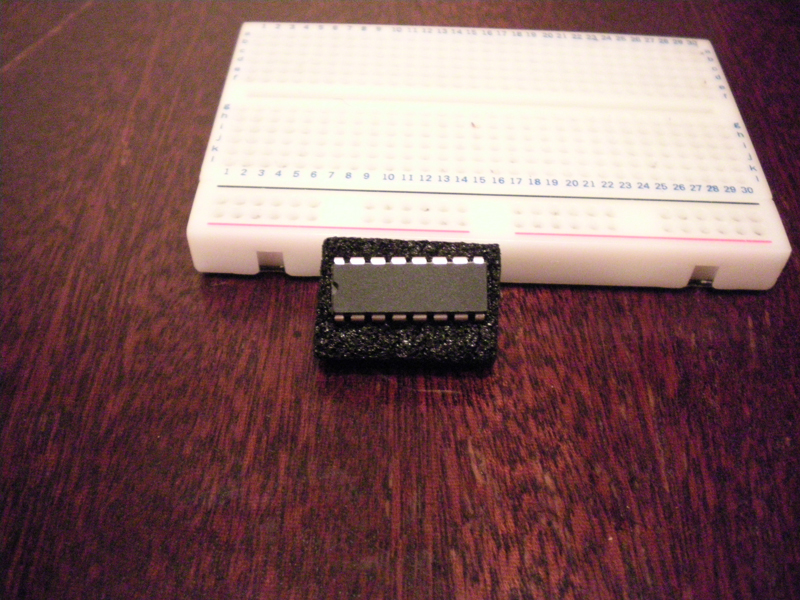 8 LED Chaser With 74HC595 8 Bit Shift Register | Trybotics