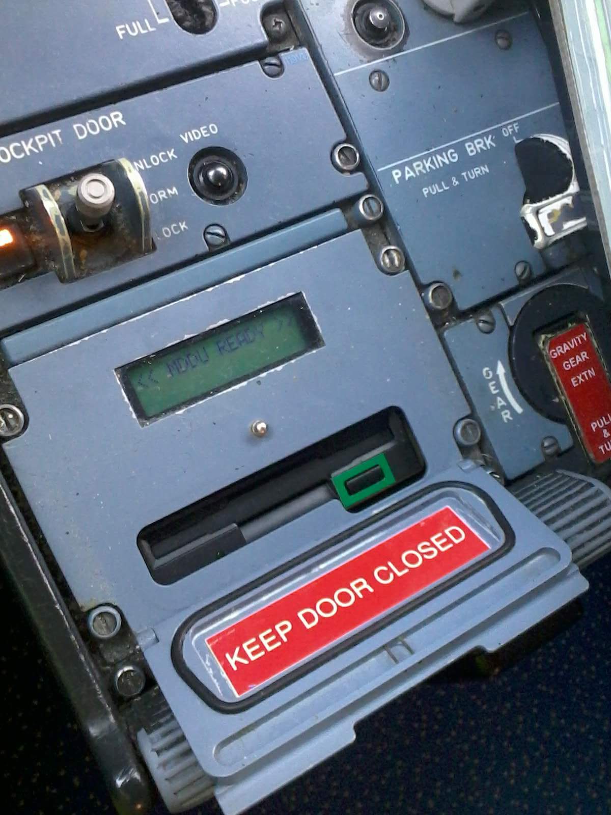 A320 NAV Database Update: 4 Steps (with Pictures)