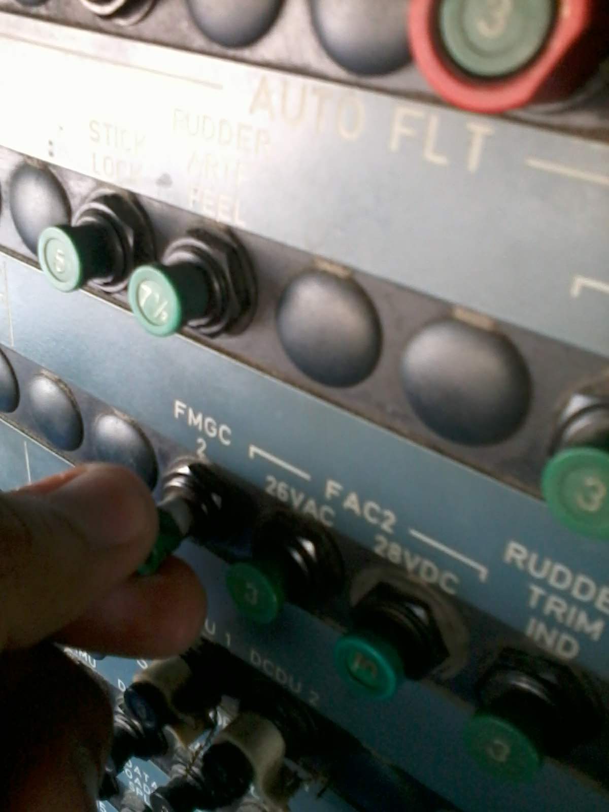 A320 NAV Database Update | Trybotics