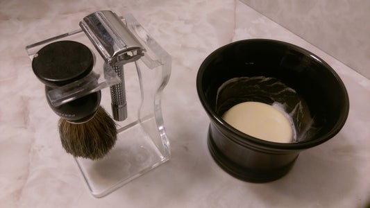 How to Shave With a Safety Razor. : 13 Steps (with Pictures ...