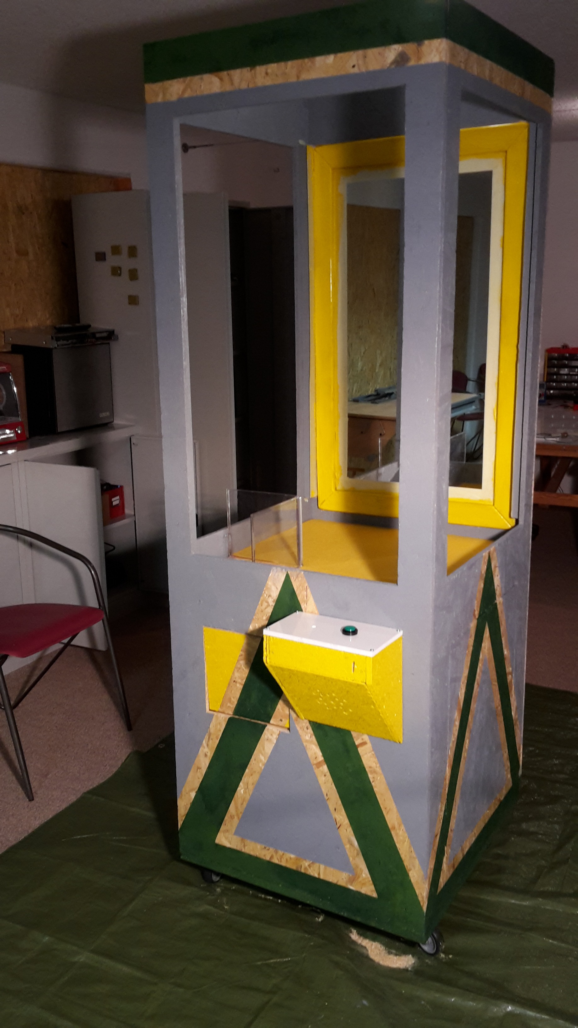 HOMEMADE CLAW MACHINE | Trybotics