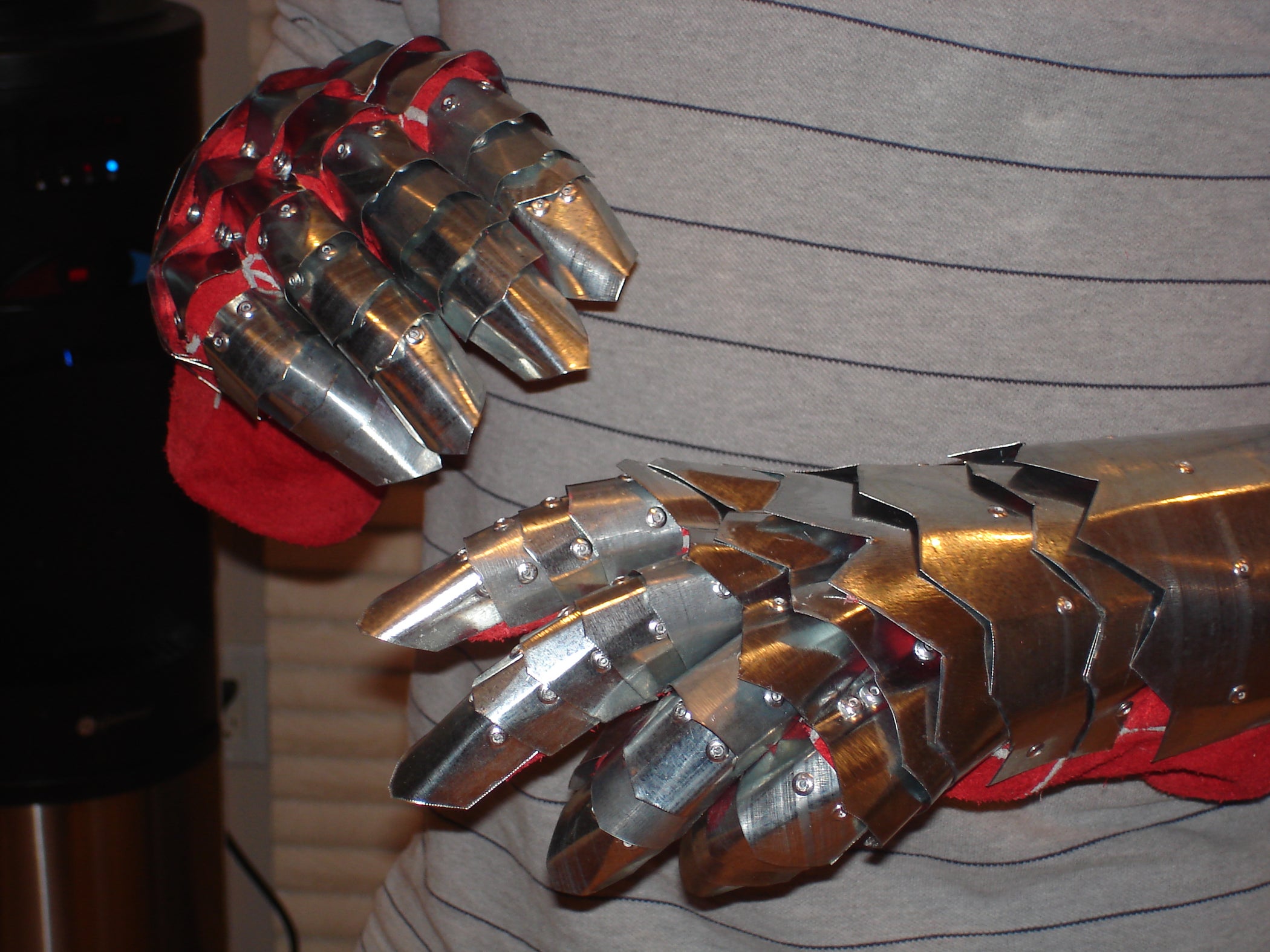 Building a Medieval Gauntlet : 11 Steps (with Pictures) - Instructables
