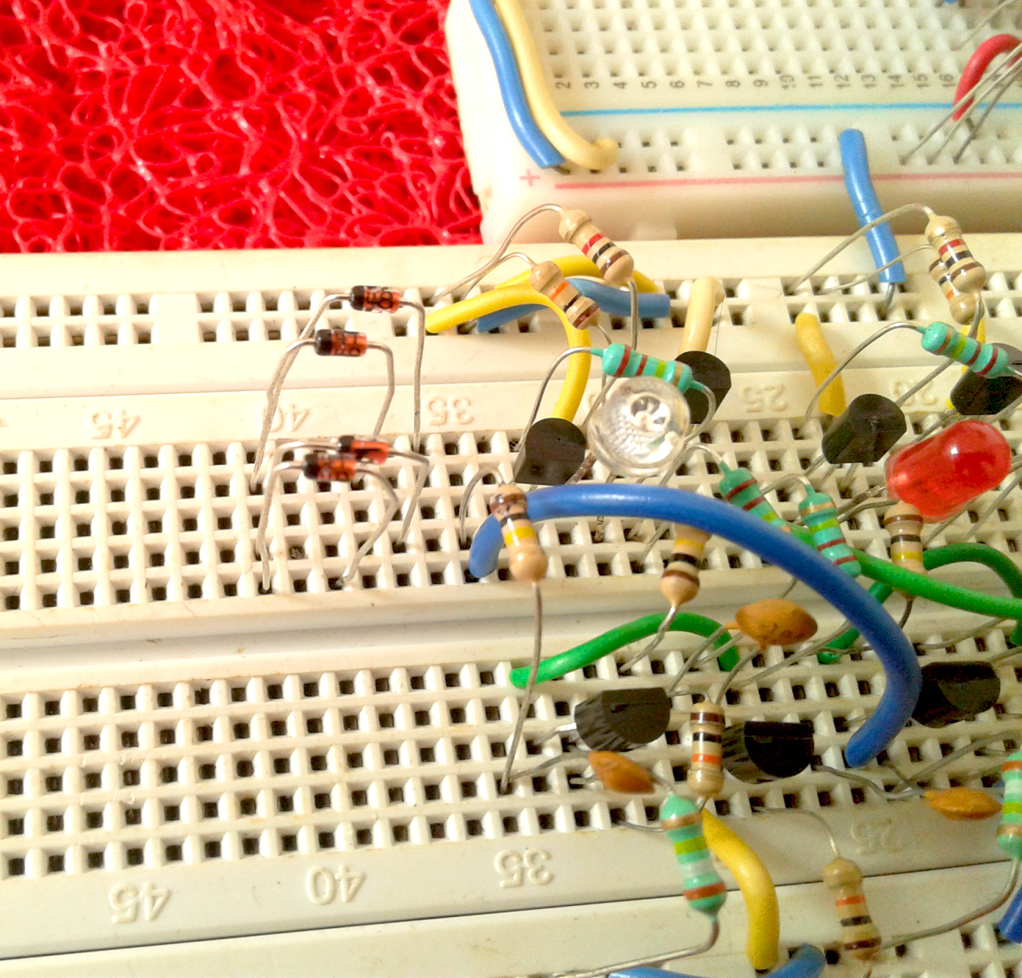 BCD Counter Using Discrete TRANSISTORS | Trybotics BCD Counter Using Discrete TRANSISTORS | Trybotics