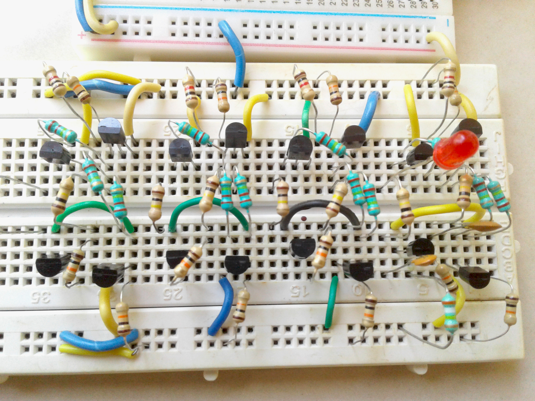 BCD Counter Using Discrete TRANSISTORS | Trybotics BCD Counter Using Discrete TRANSISTORS | Trybotics