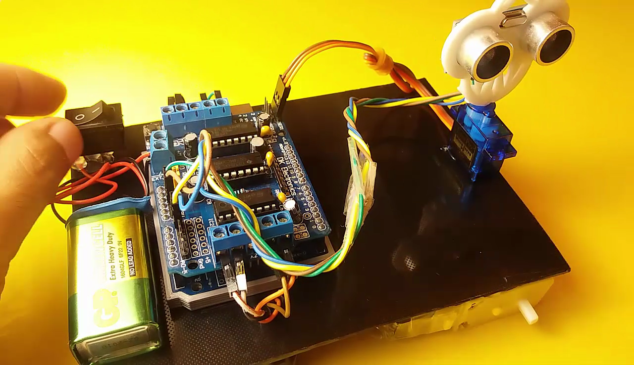 Arduino - Obstacle Avoiding Robot 4WD | Trybotics