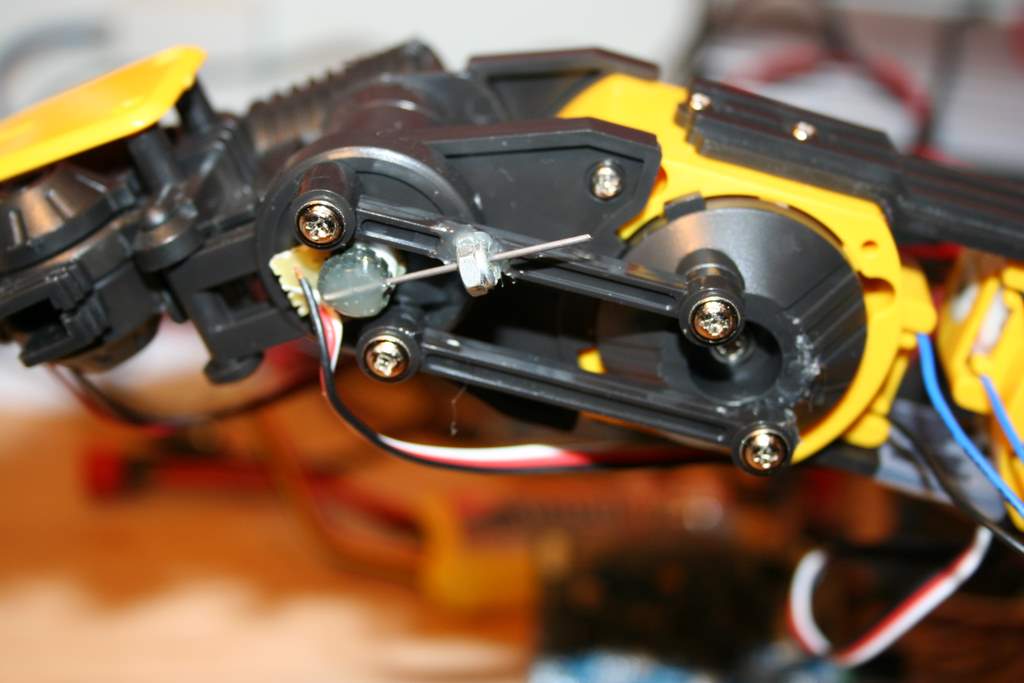 Control an OWI Robotic Arm With Arduino | Trybotics