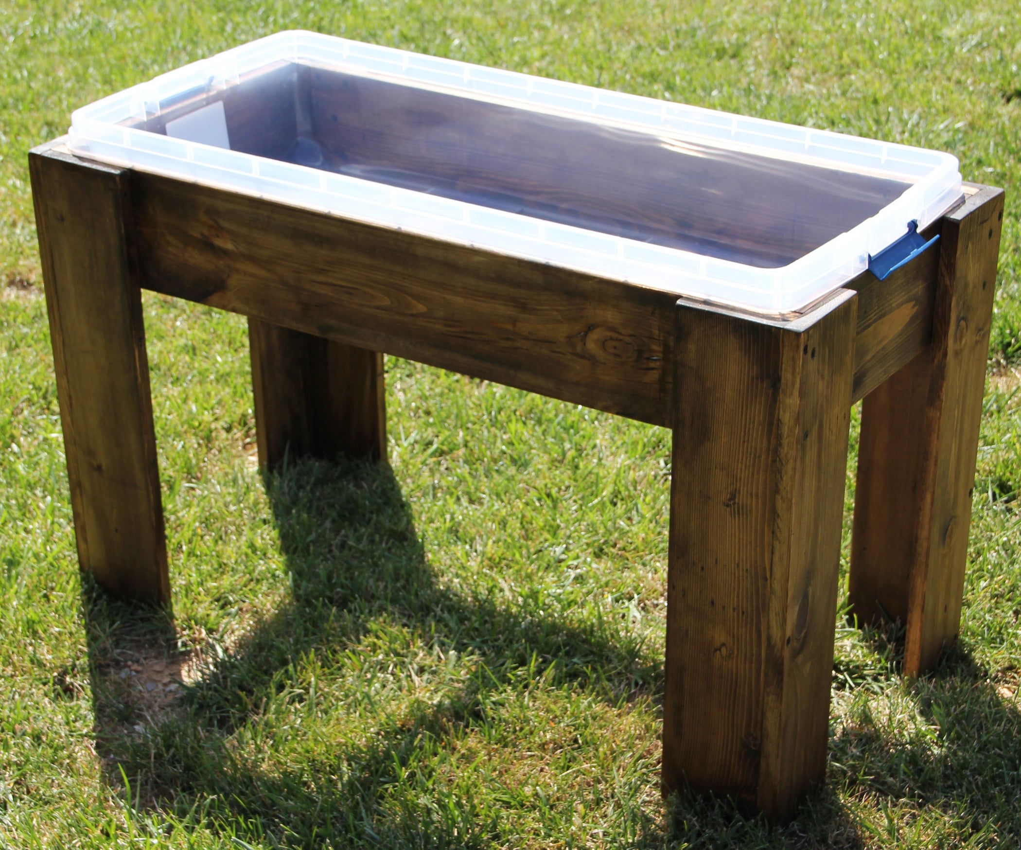 DIY Wooden Frame Water Table : 6 Steps (with Pictures) - Instructables