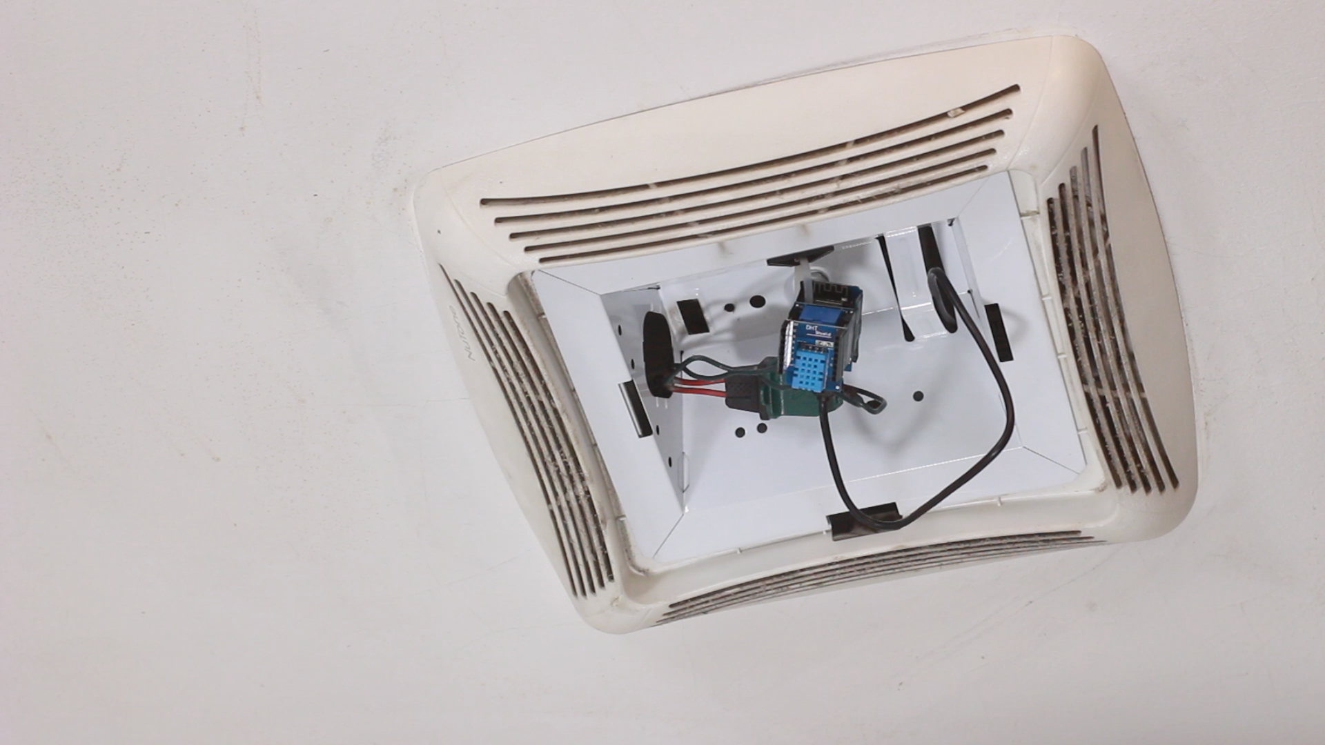 WiFi Bathroom Humidity Sensor W/Fan Control, App & Automation | Trybotics