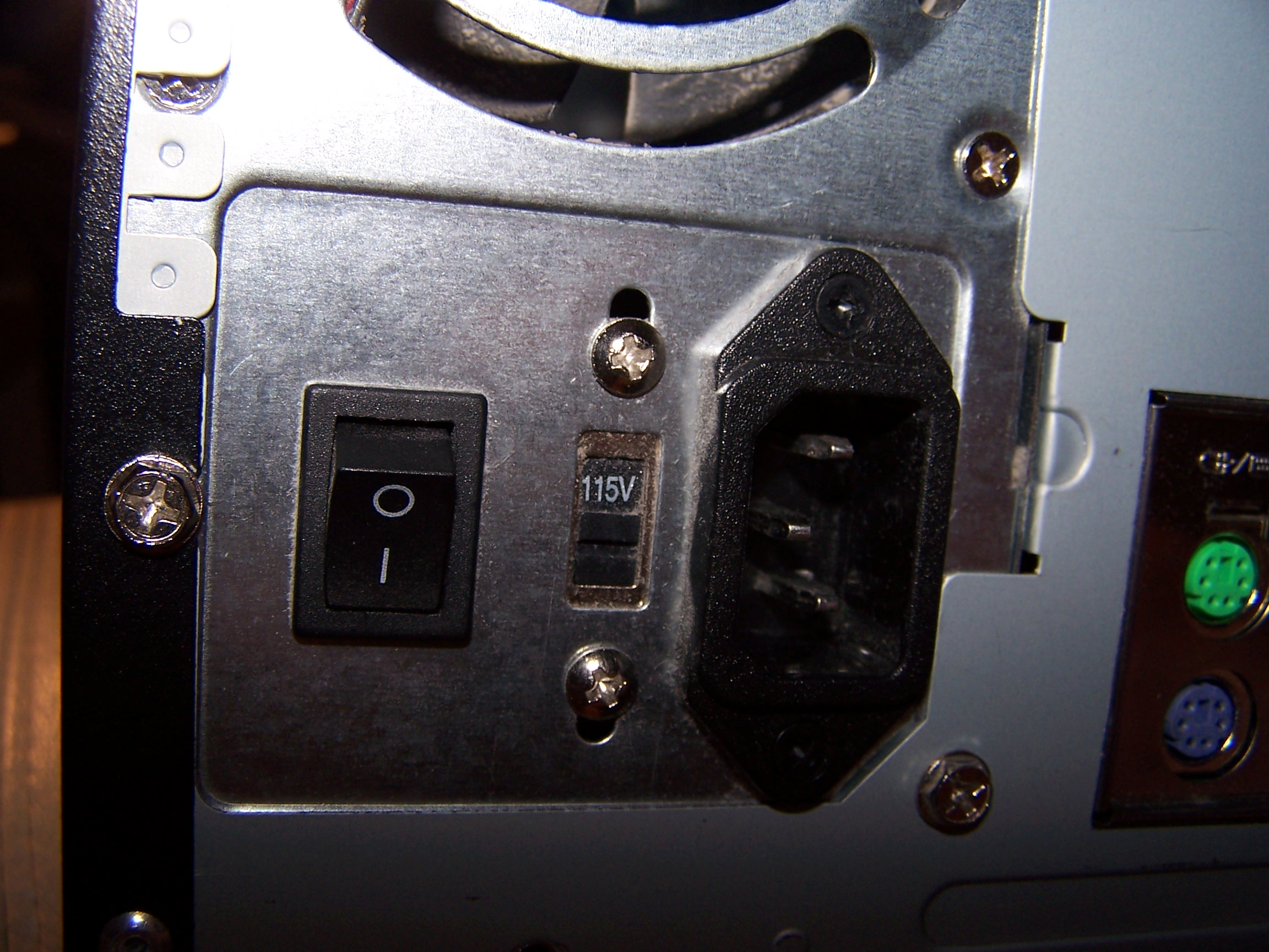 How to Build a Custom PC: the Complete N0ob's Guide to Building a ...