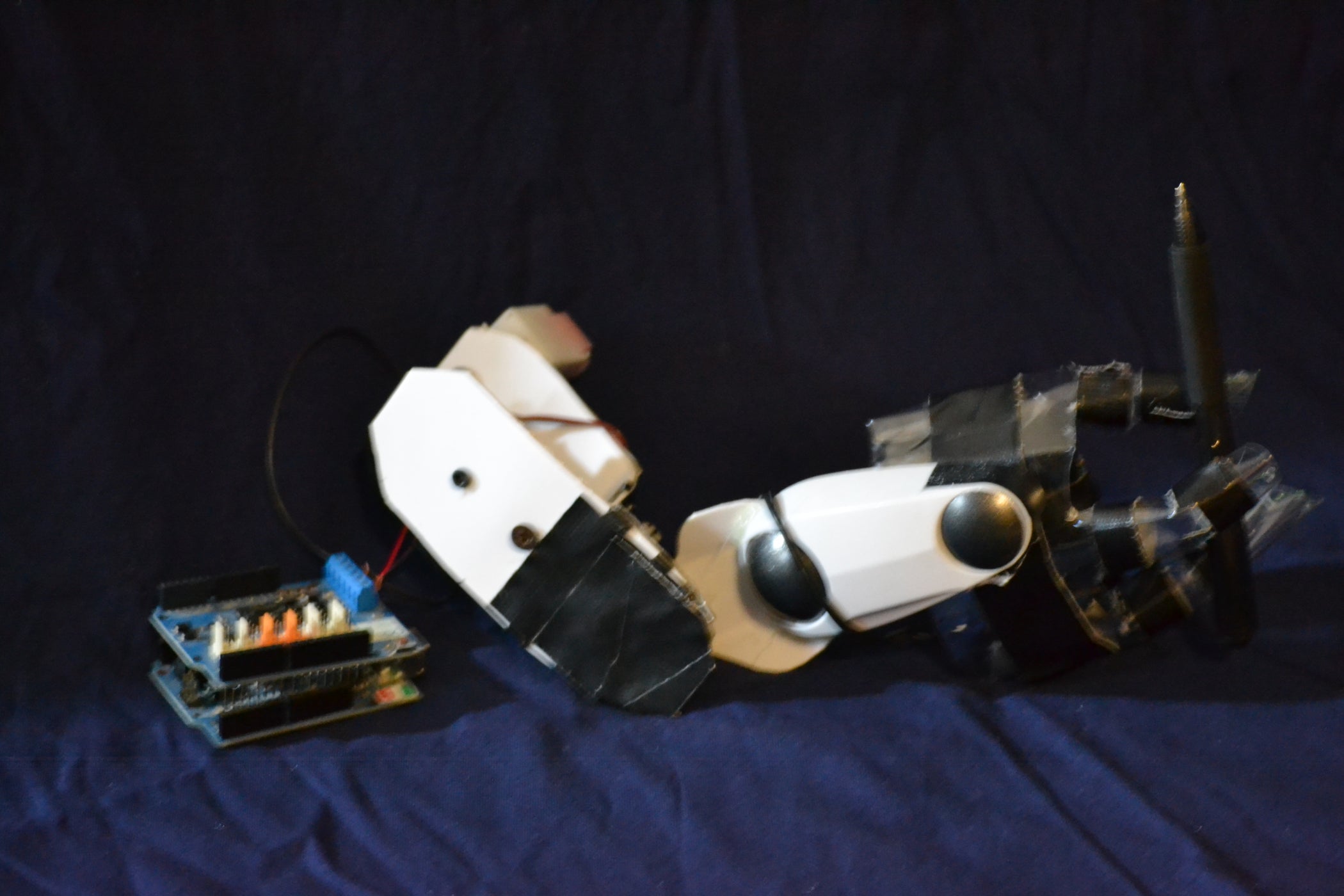Three Fingered Arduino Robotic Arm Instructables
