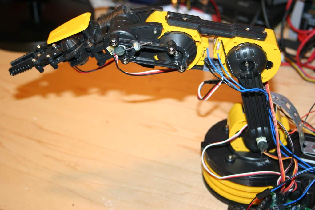Control an OWI Robotic Arm With Arduino | Trybotics