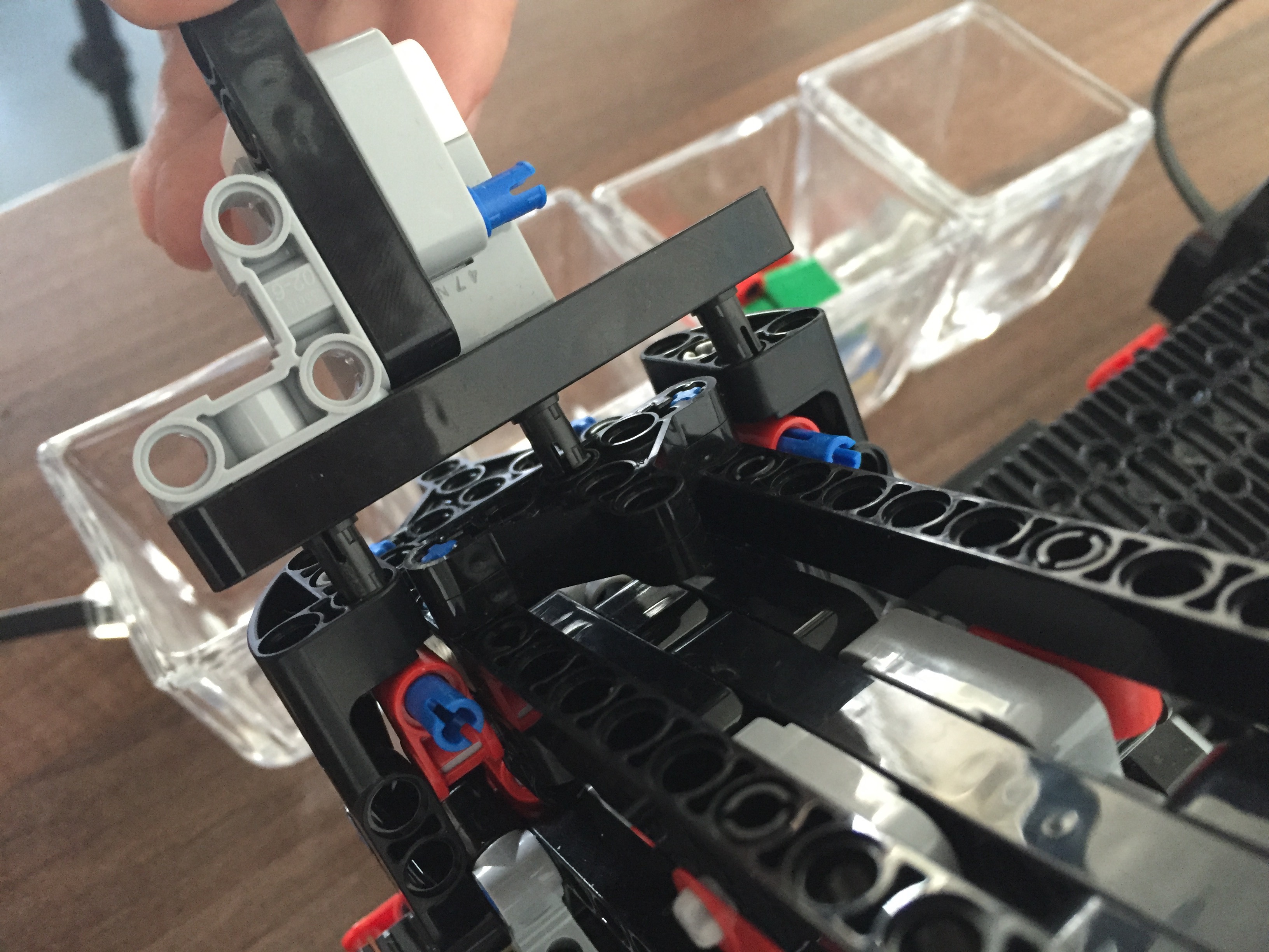 LEGO MINDSTORMS EV3 Color Sorter Programming Using MATLAB & Stateflow | Trybotics