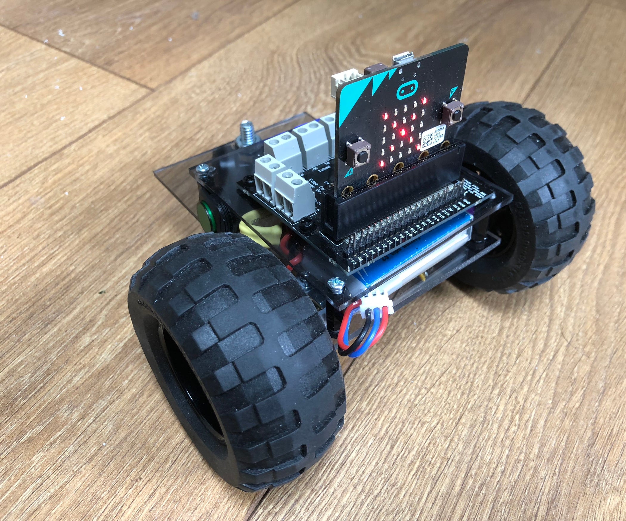 Simple Micro Bit Robot With Lego Technics Wheels 5 Steps Instructables